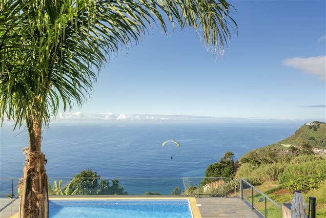 The Enchanting Escape,Poiso, Madeira, Portugal - Selfcater.com ...