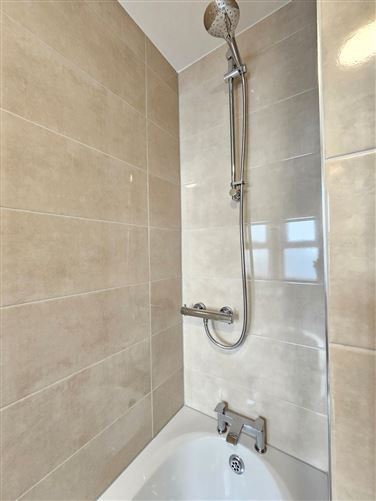 16 Greendale, Clon Road, Ennis, Co. Clare - DNG O'Sullivan Hurley ...